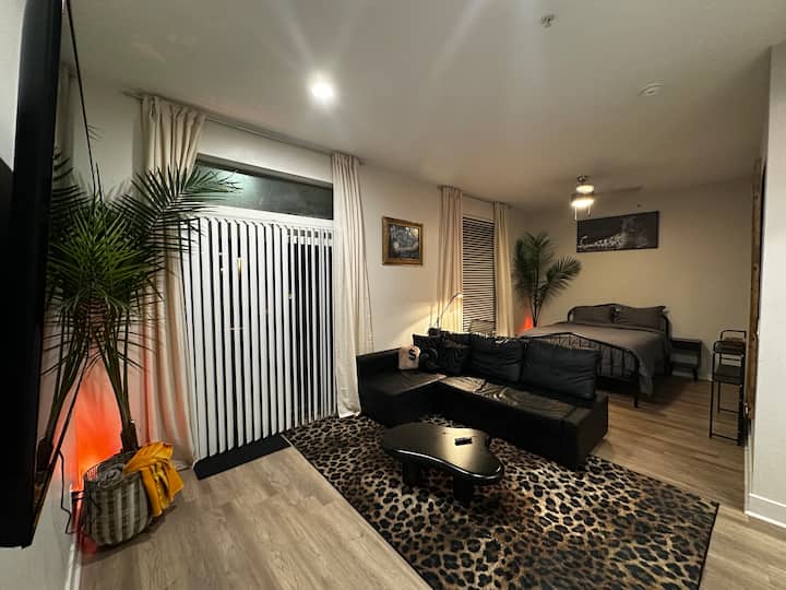 Jungle Inn Deep Ellum - Dallas, TX