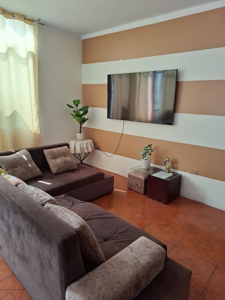 D La Costa, Central, Seguro 5 Habitaciones, 3baños - Machala