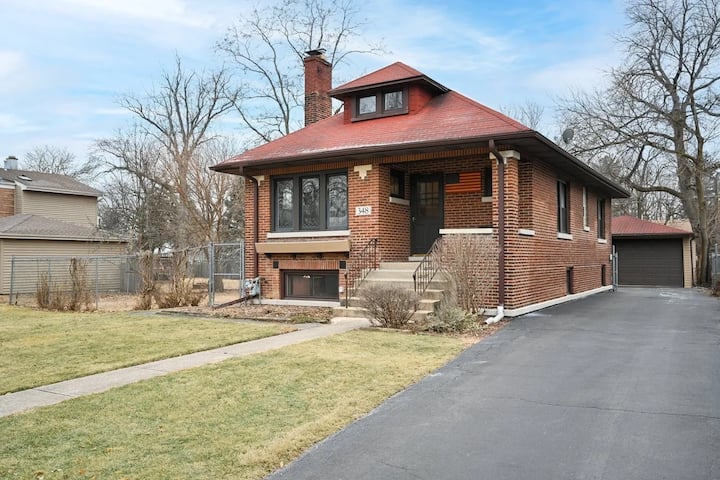 Historic Brick Bungalow-trails Transit Tranquility - Oak Brook, IL