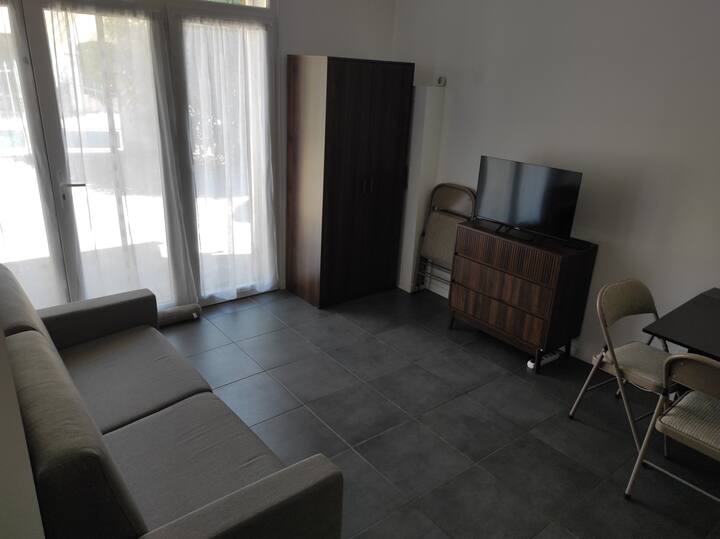 Studio Refait à Neuf, Tout éQuipé, Proche Avignon - Le Pontet