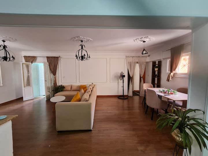 Family Home
Modern Open-space Ap
Boho Chic Living - Cairo