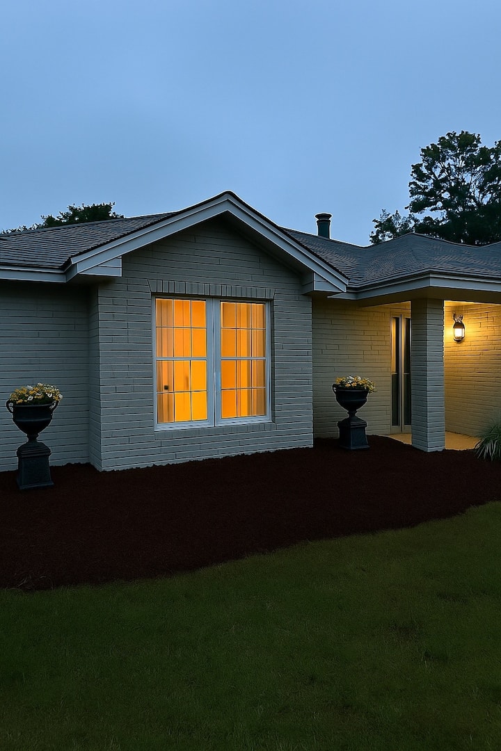 Charming Home On Quiet Cul-de-sac - VictoryLand Casino