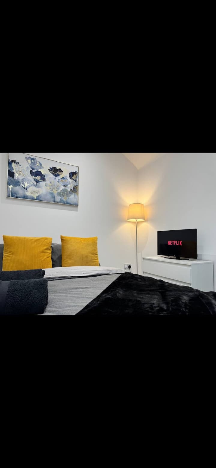 Studio Flat In Maidstone, Kent - Maidstone