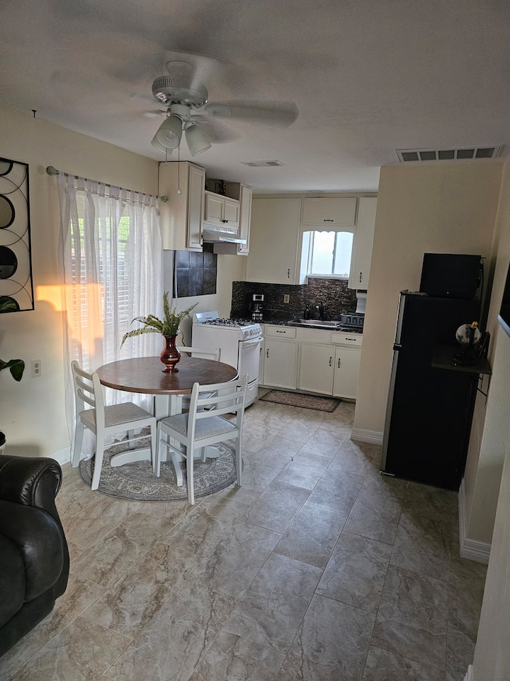Meauxs Guest Nest. - Missouri City, TX