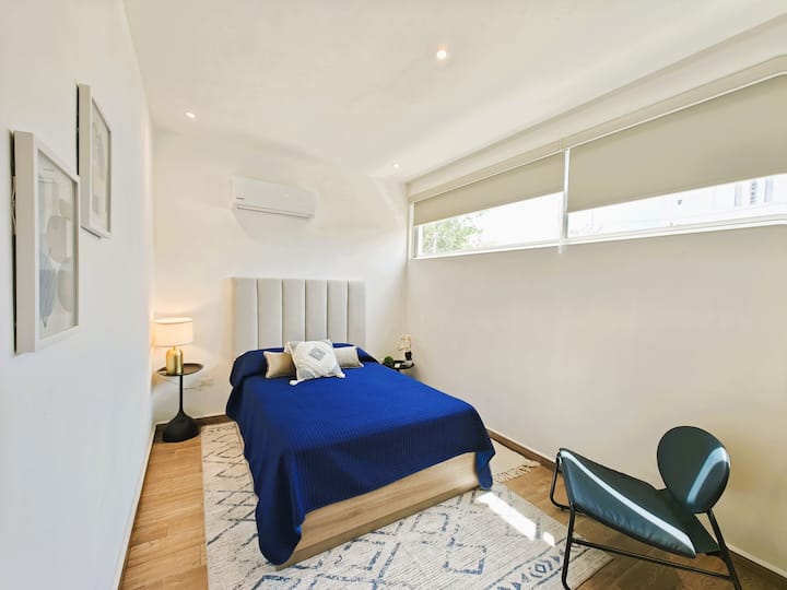 Luxury 2-br Apt W/free Parking + 2 Queen Beds + Ac - Santa Catarina, México