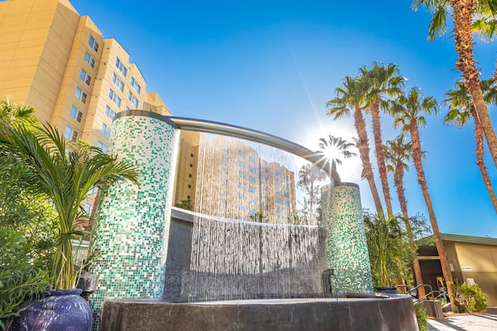 1br • Sleeps 4 • Full Kitchen + Free Parking - 