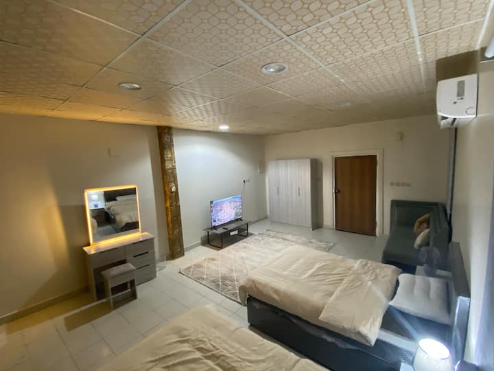 استوديو بالمدينة المنورة  يميزه ٨ دقائق إلى الحرم - Médine