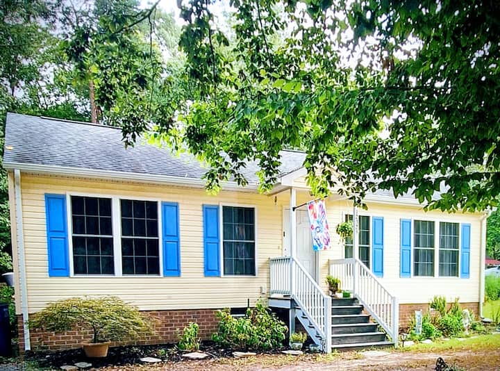 House In Rural Gloucester Virginia
Close To River - Saluda, VA