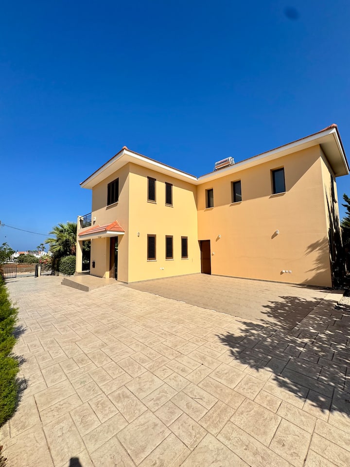 Aurora Garden Villa / Spacious 3br In Protaras - Agia Napa