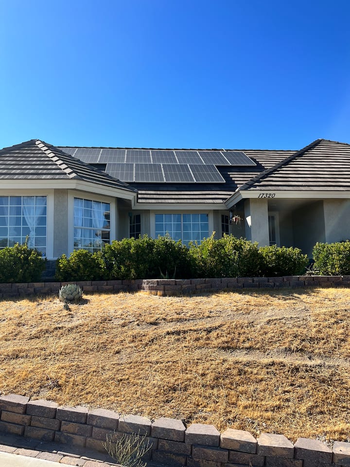 High Desert Home In Front Of Golf Course - Hesperia, CA