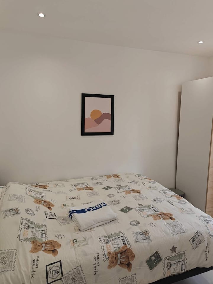 Chambre（ 3 ）Grand Lit -Belleville - Aubervilliers