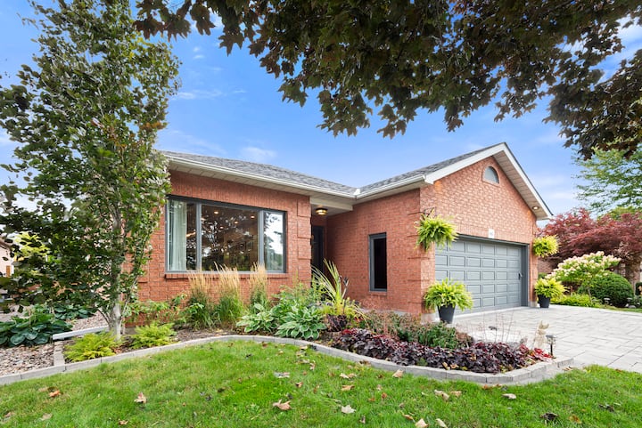 Welcome To Gather House - Luxury Courtice Stay - Clarington