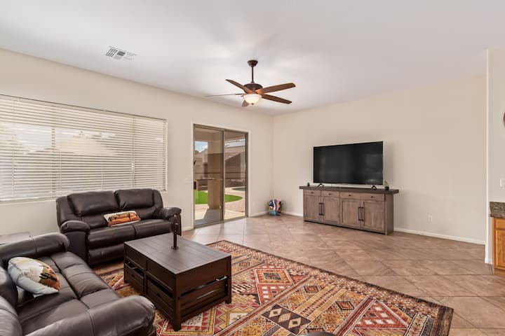 Superstition Solstice Estate- Free Heated Pool! - Apache Junction