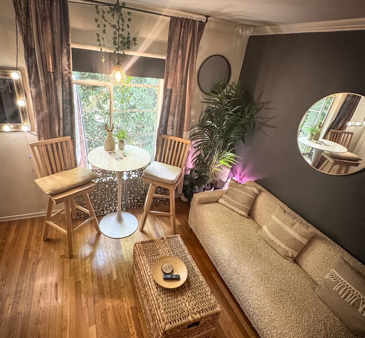 Quiet &Cozy Junior 1br | Prime Weho / Miracle Mile - Los Angeles, CA