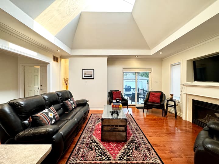 4 Bedroom 2 Bathroom Texas Ranch Style Home - Toronto