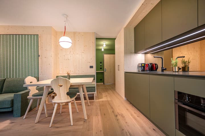 Elegante Bilocale 2024 Con Giardino, 5 Posti. - Val Gardena