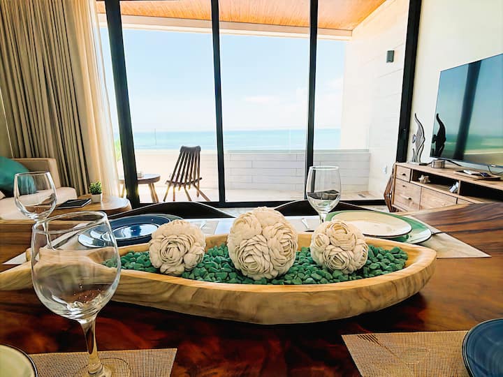 Beachfront 2br/2ba Condo W/ Balcony, Ocean Views - Puerto Morelos