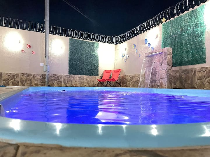 Quarto Casal, Espaço Com Piscina, Hidro E Garagem - Anápolis