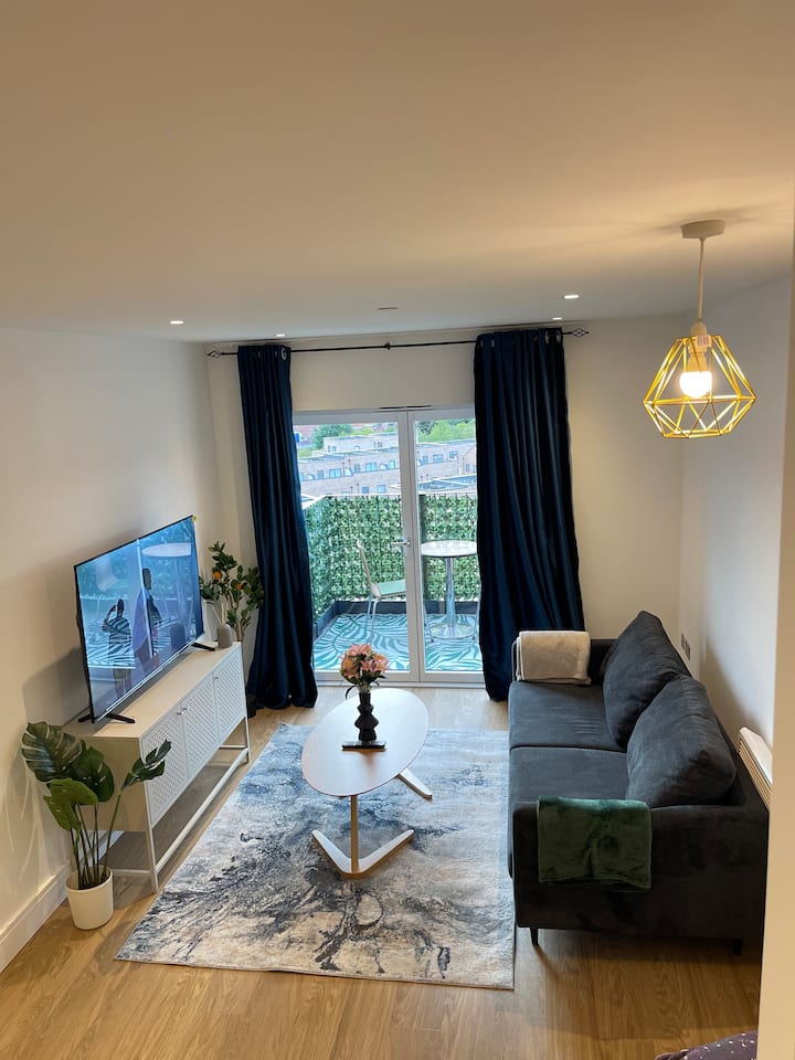 Stylish Luxury 1-bed Apt | Birmingham City | Patio - Birmingham