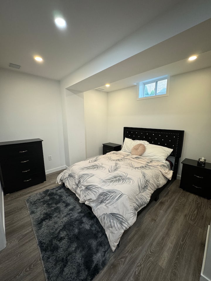 Entire Studio Basement In Credit Valley Brampton - Brampton