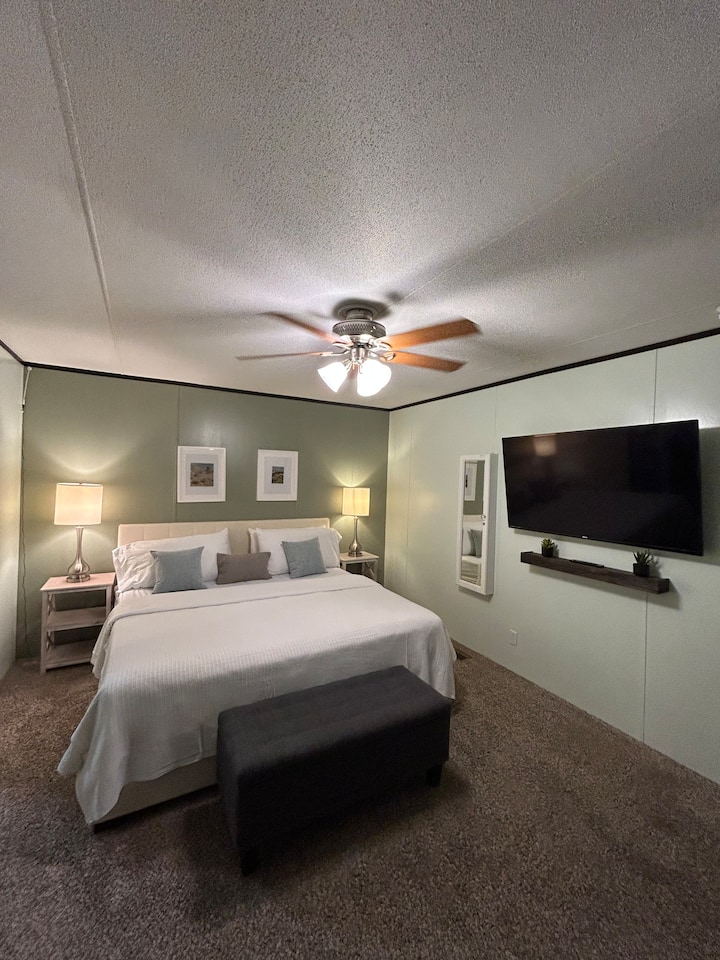 Stylish House W/ Pool & Gym, Only 10 Min From Iah - Houston George Bush Airport (IAH)