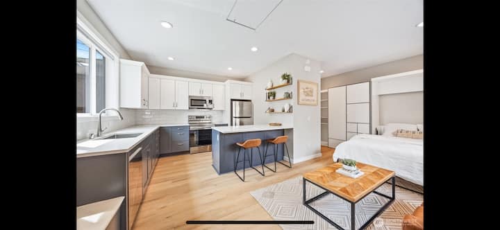 Modern Studio Adu Off 6th Ave Strip In Tacoma - Fife, WA