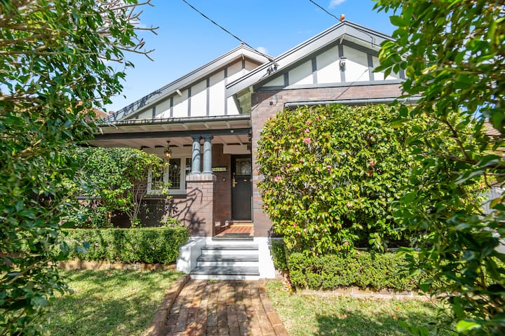 Twin Gables—federation Retreat With Garden Studio - Randwick