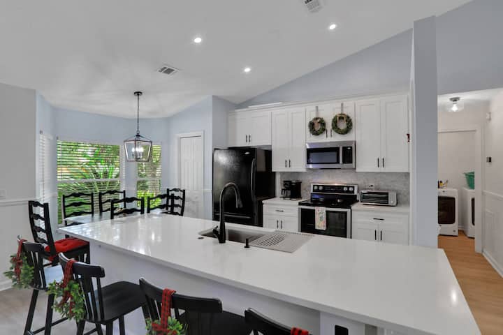 New Spacious 5/2 Huge Yard Fence 6tvs Beach 45min - Orange Park, FL