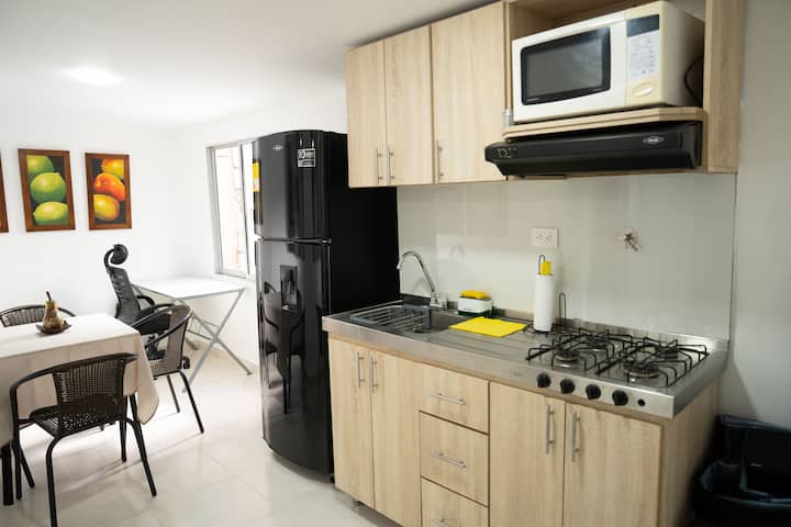 Casa Cómoda • Buena Ubicación • 15 Min Del Poblado - Medellín