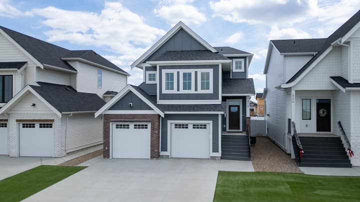 Upscale Aspen Ridge Stay Near Trails & Amenities - Saskatoon