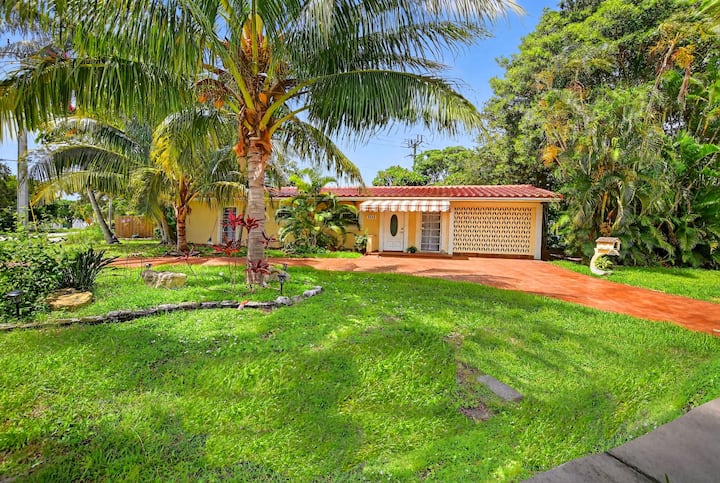 Beach House @ The Cove - Deerfield Beach