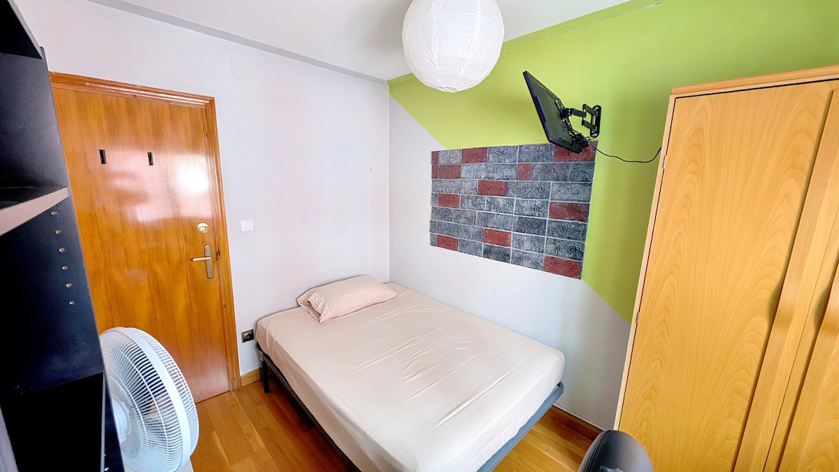 Chambre avec TV privée près de l’université - Appartements à louer à ...