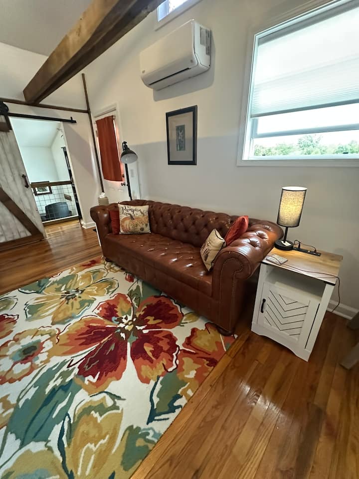 A Little Taste Of Farm Life At Harmony House. - Edison, OH