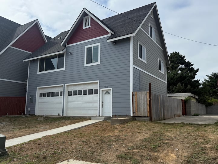 Coastal Calm-new Home Near Beach & Redwoods - Crescent City, CA