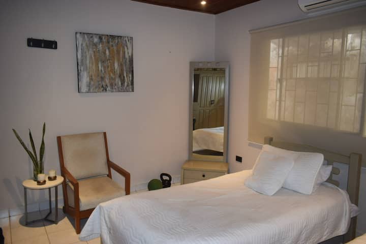 Cozy B&b Room 3 In Vibrant City Center - Montería