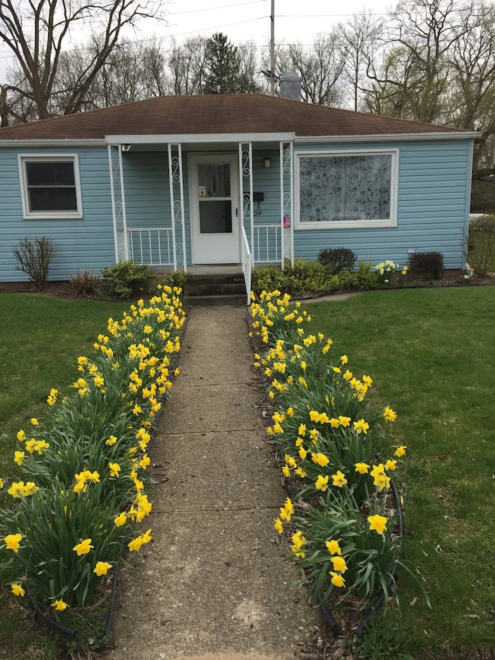 Casa Edgewood, By Riverwalk! Back Online! - Notre Dame, IN