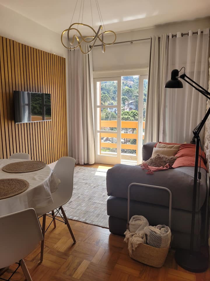 M&m Suíte - Apto Reformado 800 Metros Do Capivari. - Campos do Jordão