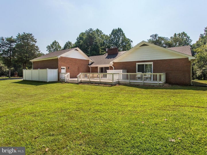 5+ Acre Wooded Hobby Farm W/ Updated 4br Home - Gainesville, VA