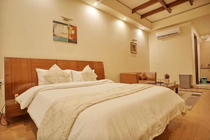 Private Room Stays In Cybercity Gurugram - Gurugram