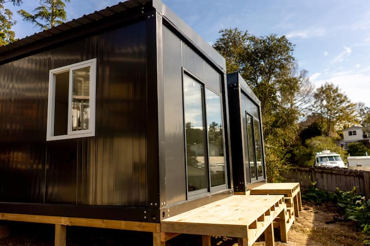 Tūī & Pīwakawaka Cabins – Twin Sanctuaries - 