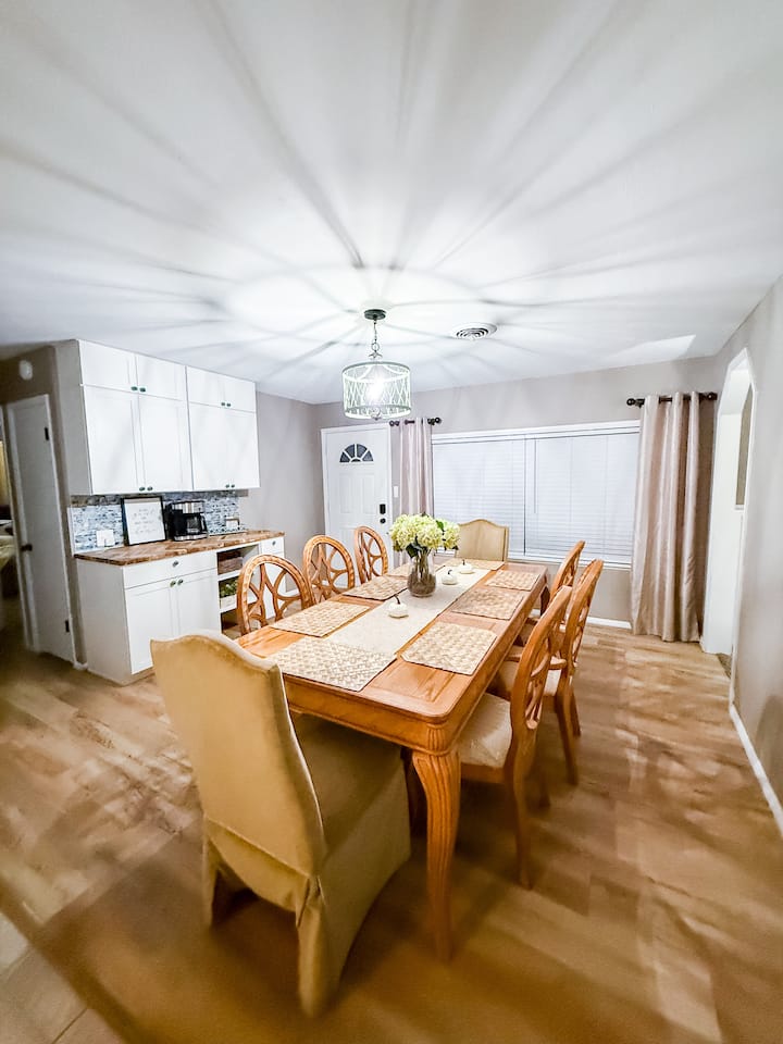 The Bunkhouse – Cowboy Comfort For The Whole Crew - Carl Blackwell Lake, OK