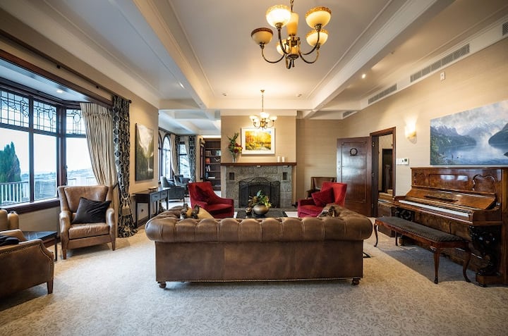 Elegant Mansion For Weddings, Business & Family - New Zealand