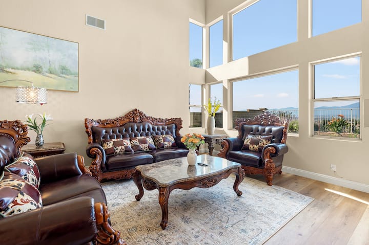 Comfortable/large Living Room/billiards/night View - Corona, CA