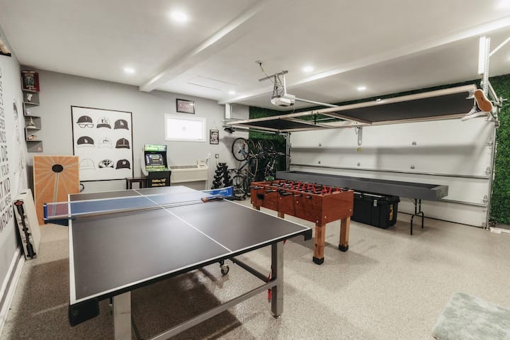 5br Sioux Falls Retreat • Hot Tub & Games - Sioux Falls, SD