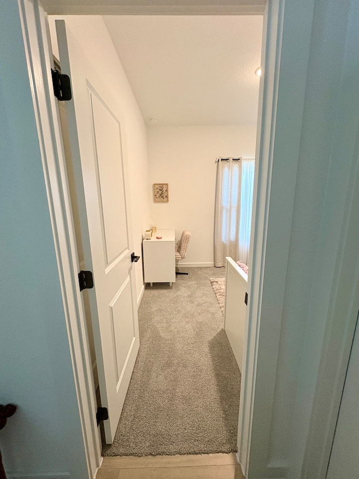 Private Cozy Room W/ Private Bath • Quiet & Clean - Mesquite, TX