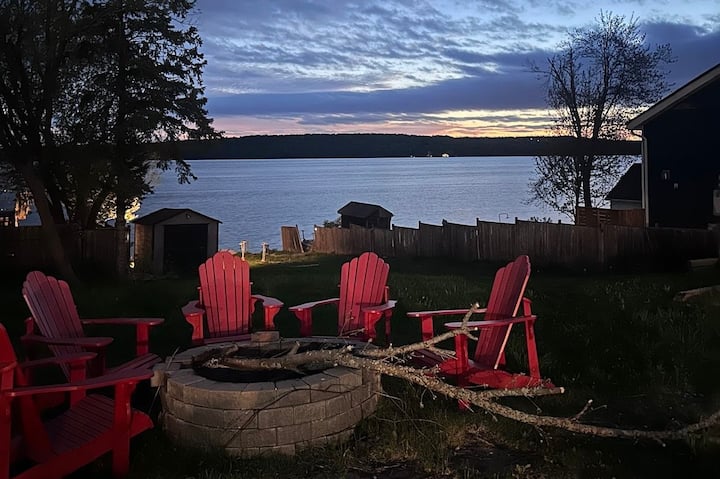 Waterfront Cottage W/ Jacuzzi, Fire Pit & More ! - Barrie