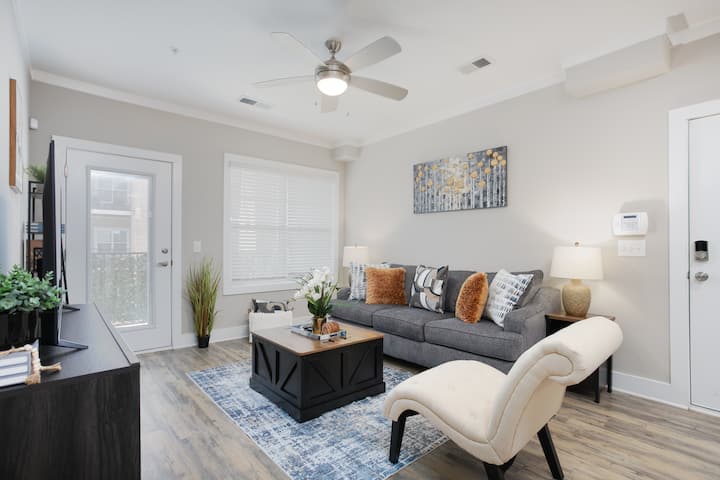 Corporate Housing | 1bd Apt W/ Washer/dryer+ Wi-fi - Greensboro, NC