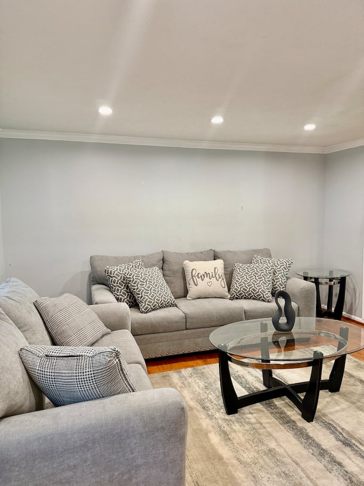 Full Single Family Home W/ Amazing Deck & Backyard - Gaithersburg, MD
