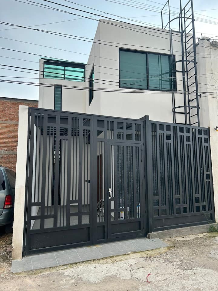 Dulce Hogar - Aeropuerto de Guadalajara Miguel Hidalgo y Costilla (GDL)