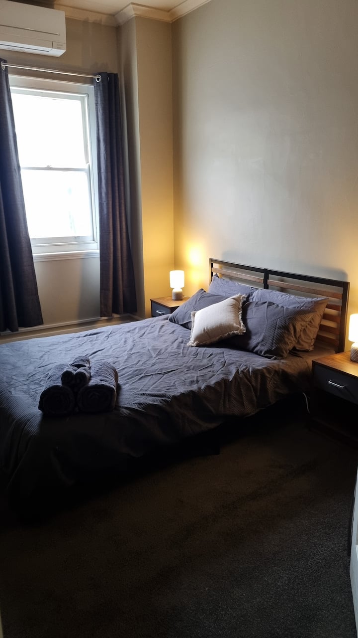 Pub Room - Shared Bathroom - 세일